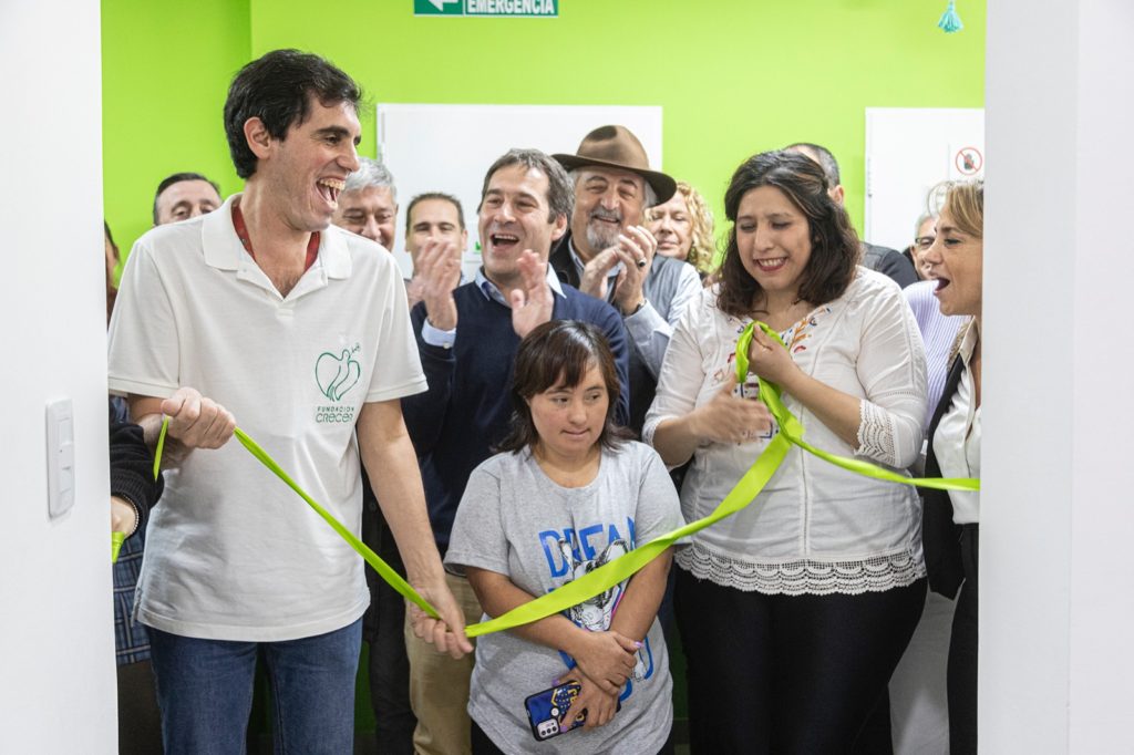 Luque inauguró el nuevo Centro de Día de Fundación Crecer en Comodoro ...